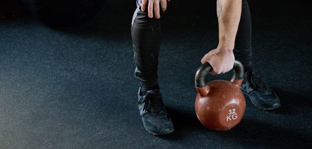 5 Ejercicios Con Kettlebell Para Un Entrenamiento Full Body | Iberian ...